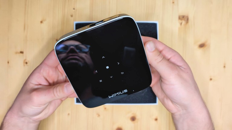 Wimius Q3 Review: The Perfect Portable, Pocket-Size Projector? – The ...