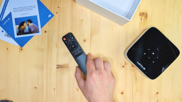 Wimius Q3 Review: The Perfect Portable, Pocket-Size Projector? – The ...