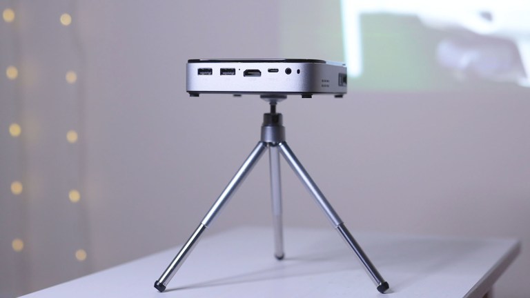 Wimius Q3 Review: The Perfect Portable, Pocket-Size Projector? – The ...